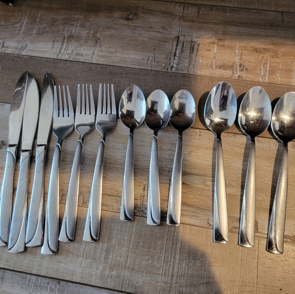 Oneida | Kitchen | Oneida Madeline Stainless | Poshmark